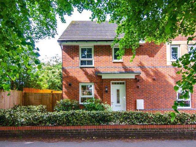 3 bedroom semi detached house to rent