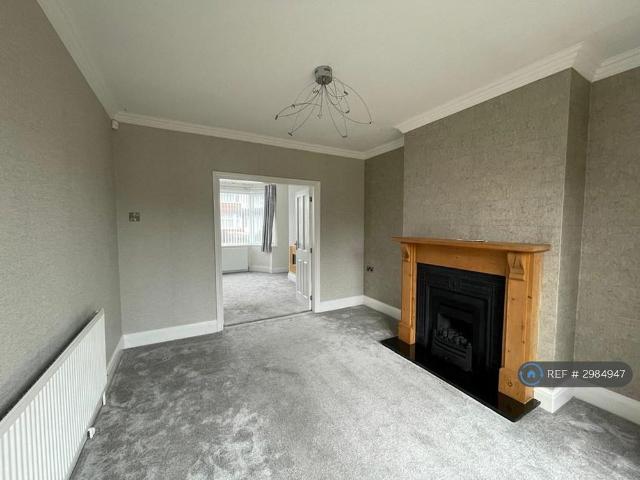 3 bedroom semi detached house to rent