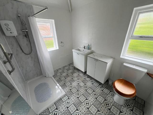 3 bedroom semi detached house to rent