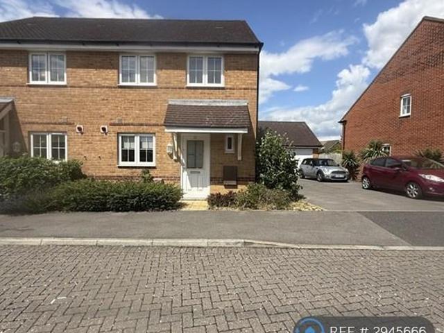 3 bedroom semi detached house to rent