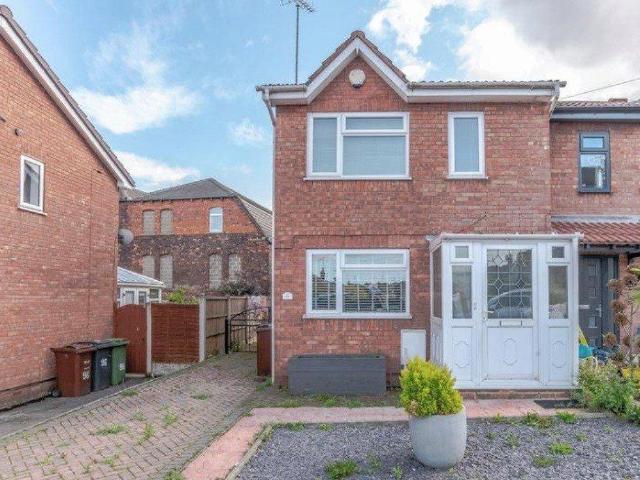 3 bedroom semi detached house to rent