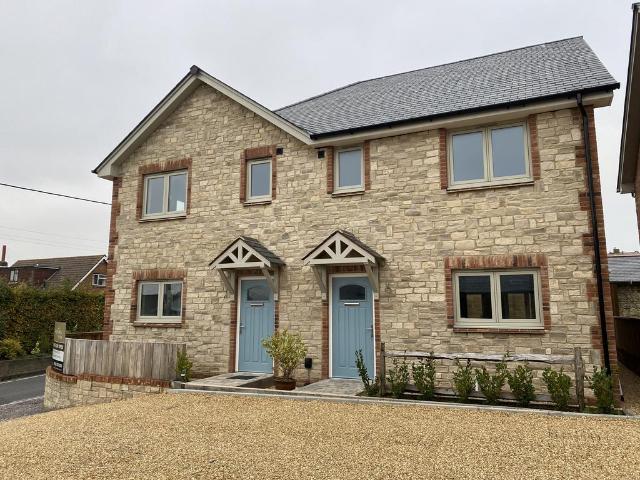 3 bedroom semi detached house to rent