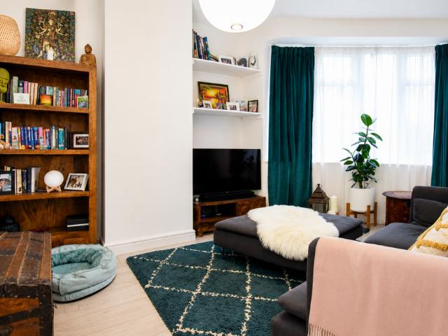 3 bedroom semi detached house to rent