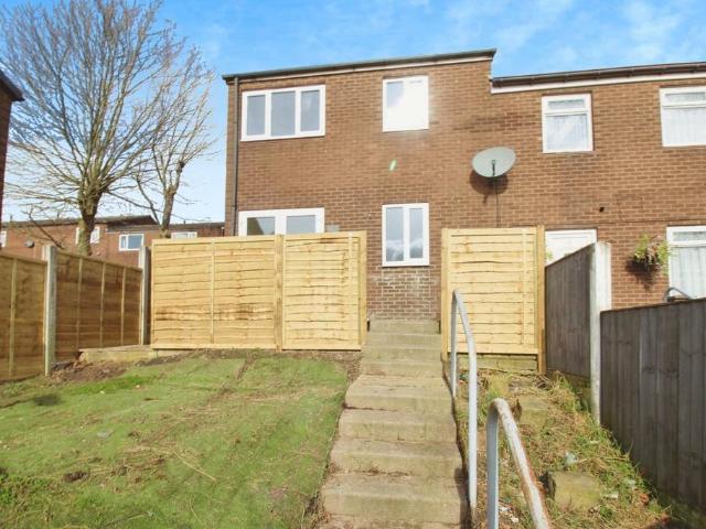 3 bedroom semi detached house to rent