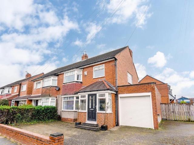 3 bedroom semi detached house to rent