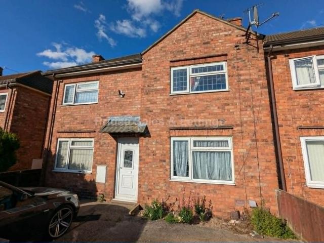 3 bedroom semi detached house to rent