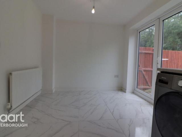 3 bedroom semi detached house to rent