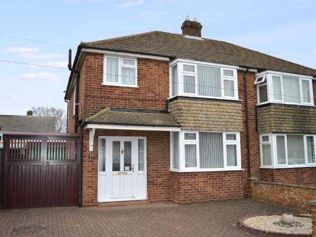 3 bedroom semi detached house to rent