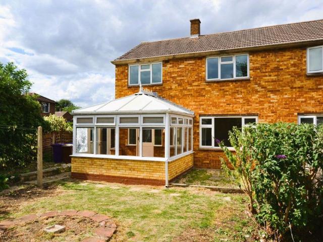 3 bedroom semi detached house to rent