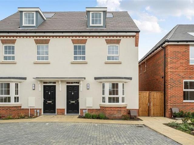 3 bedroom semi detached house to rent