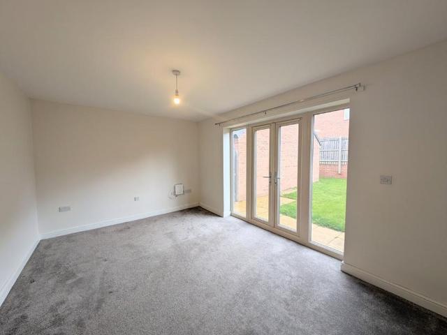 3 bedroom semi detached house to rent