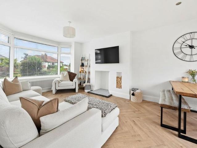 3 bedroom semi detached house to rent