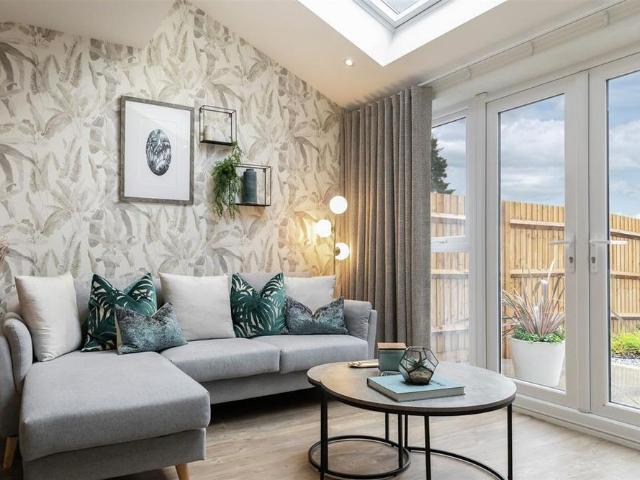 3 bedroom semi detached house to rent