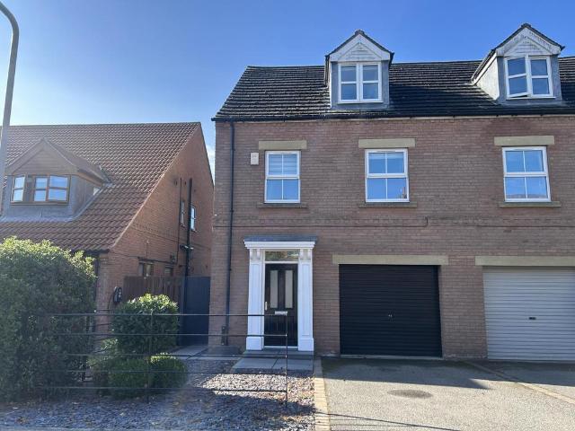 3 bedroom semi detached house to rent