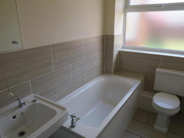 3 bedroom semi detached house to rent
