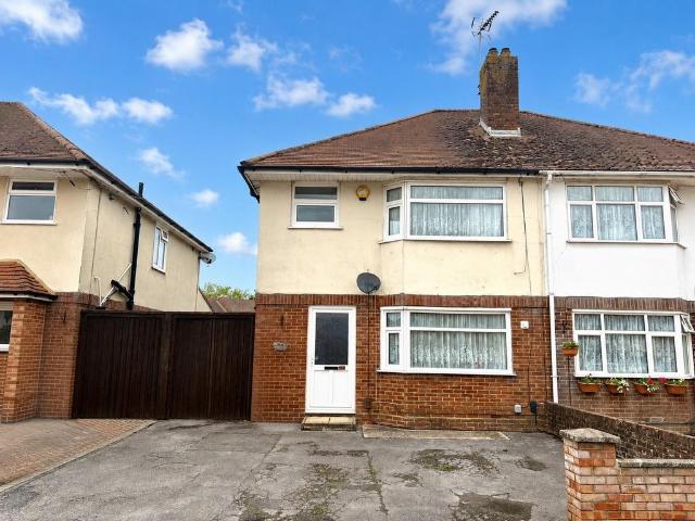 3 bedroom semi detached house to rent