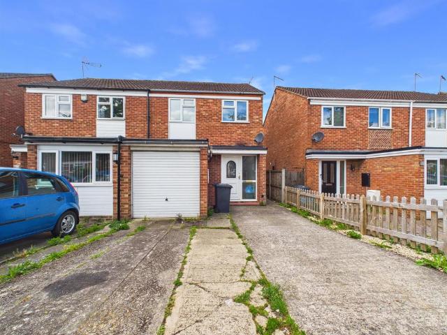 3 bedroom semi detached house to rent