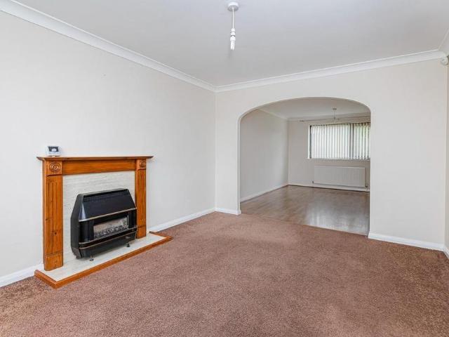 3 bedroom semi detached house to rent