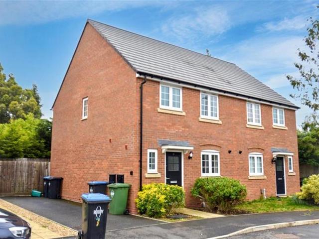 3 bedroom semi detached house to rent
