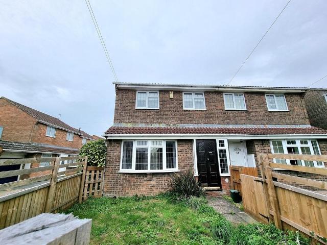 3 bedroom semi detached house to rent