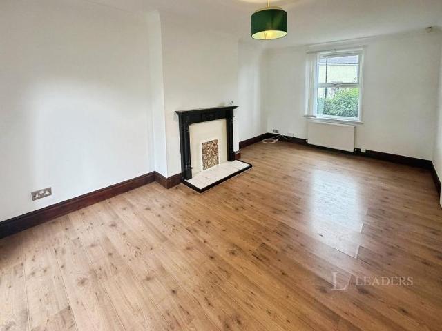 3 bedroom semi detached house to rent