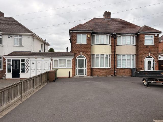 3 bedroom semi detached house to rent
