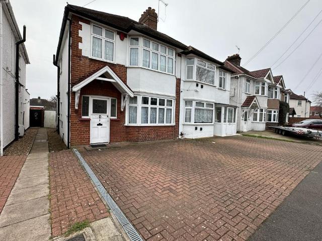 3 bedroom semi detached house to rent