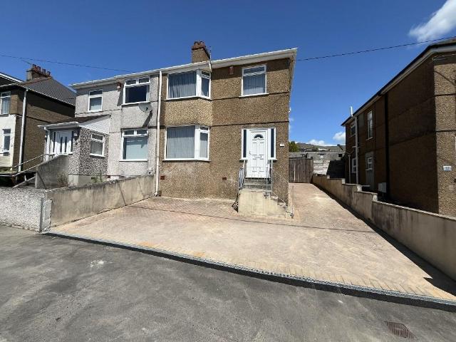 3 bedroom semi detached house to rent