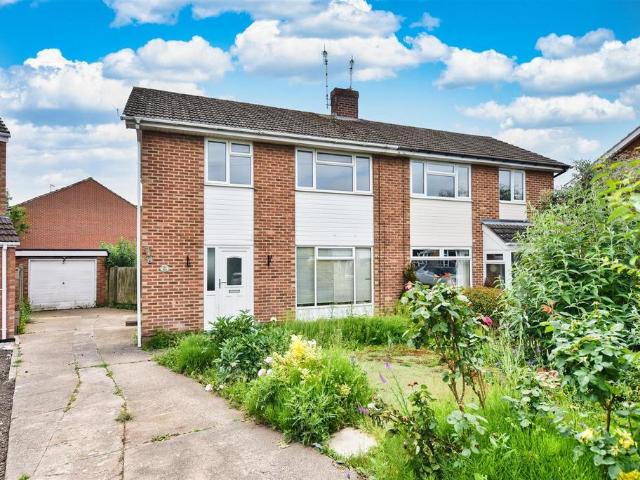 3 bedroom semi detached house to rent