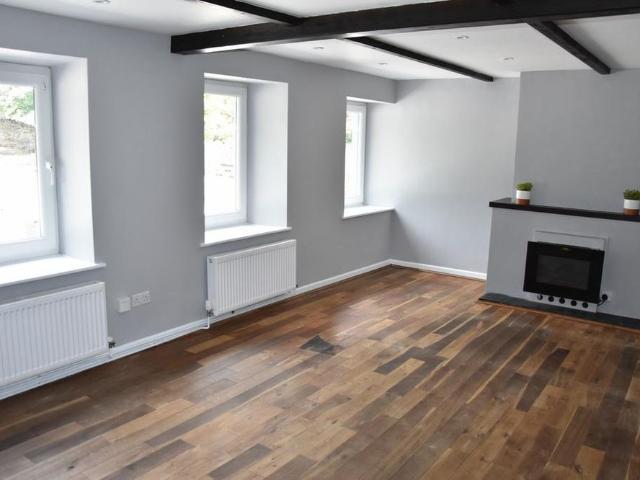 3 bedroom semi detached house to rent