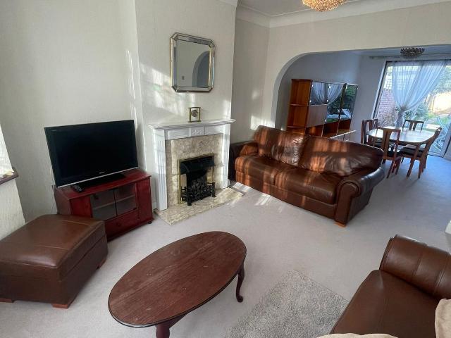 3 Bedroom Semi Detached House, Tufton Road, Chingford, London E4