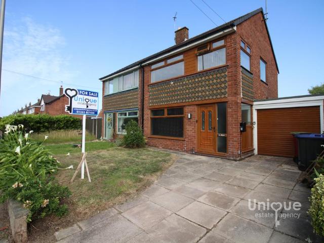 3 bedroom semi detached house for sale