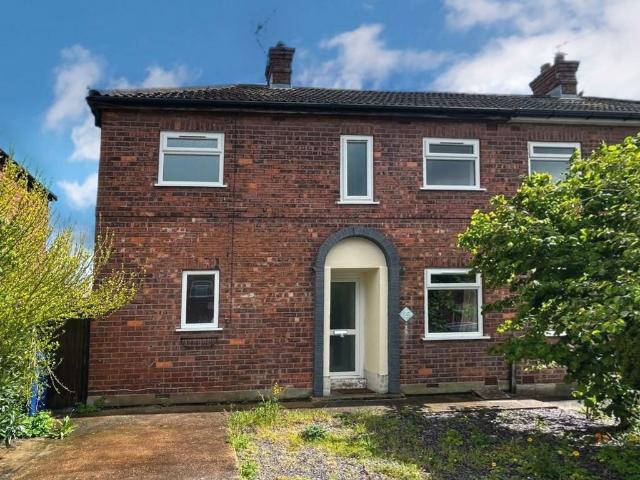 3 bedroom semi detached house for sale