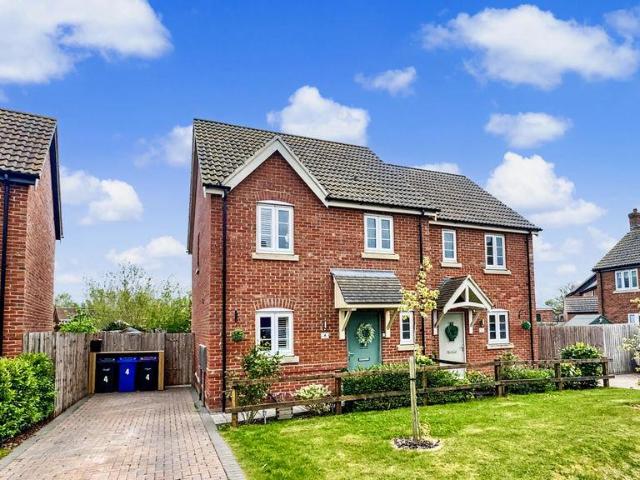 3 bedroom semi detached house for sale