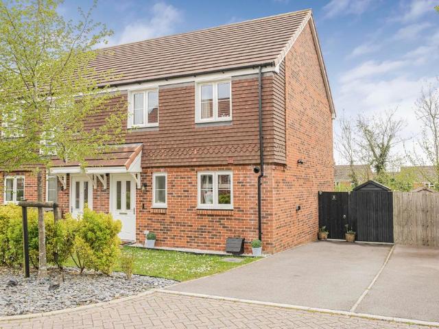 3 bedroom semi detached house for sale