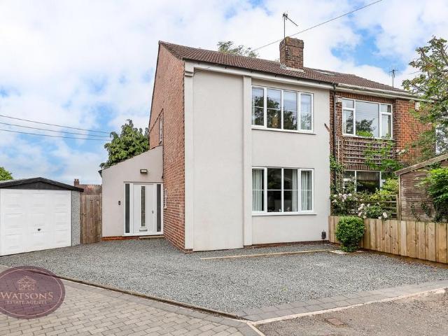 3 bedroom semi detached house for sale