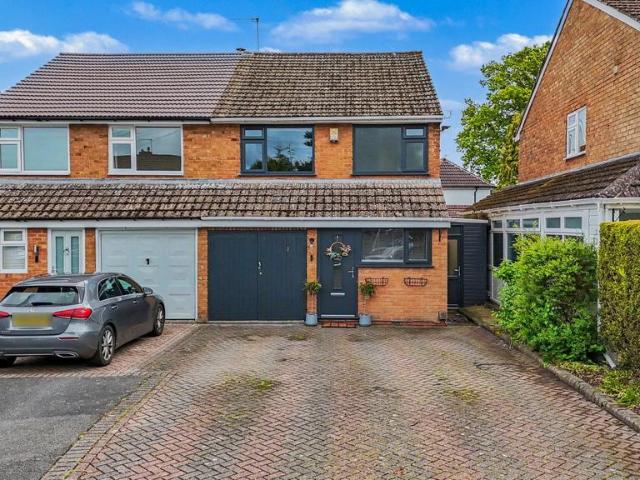 3 bedroom semi detached house for sale