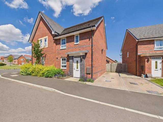 3 bedroom semi detached house for sale