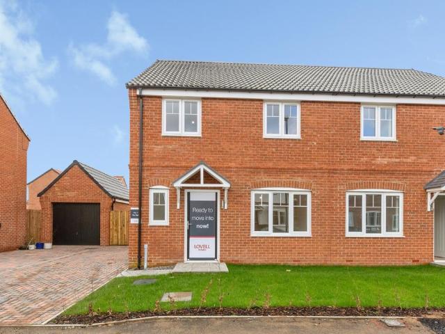 3 bedroom semi detached house for sale