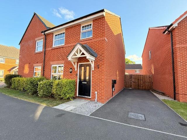 3 bedroom semi detached house for sale