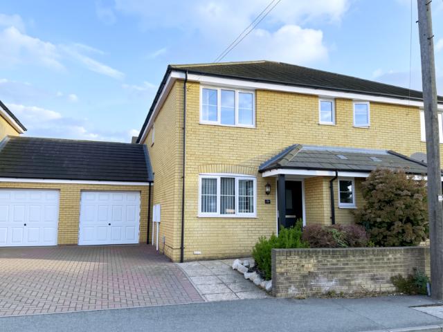 3 bedroom semi detached house for sale