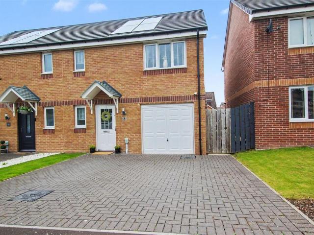 3 bedroom semi detached house for sale