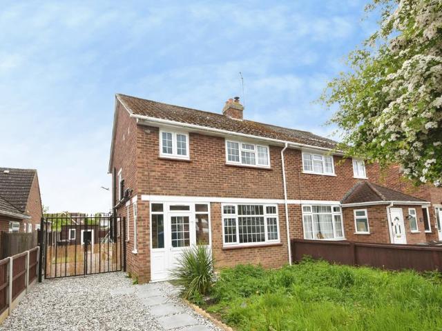 3 bedroom semi detached house for sale