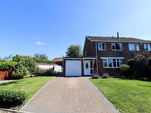 3 bedroom semi detached house for sale