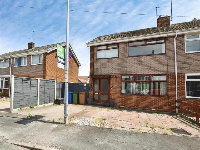 3 bedroom semi detached house for sale