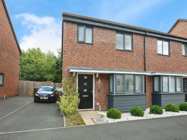 3 bedroom semi detached house for sale