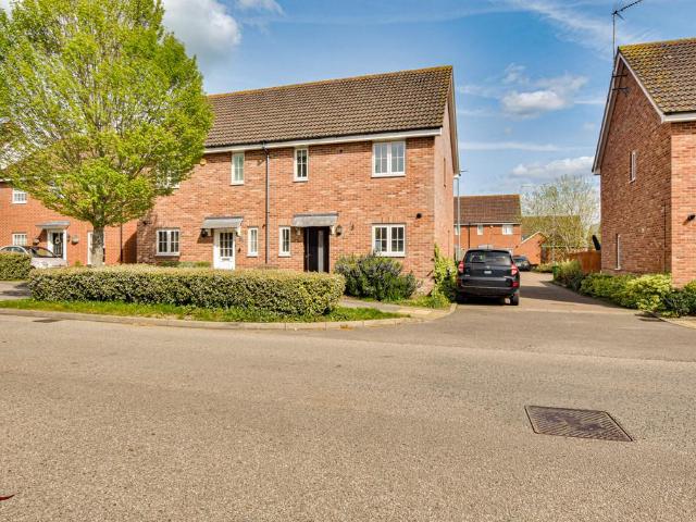 3 bedroom semi detached house for sale