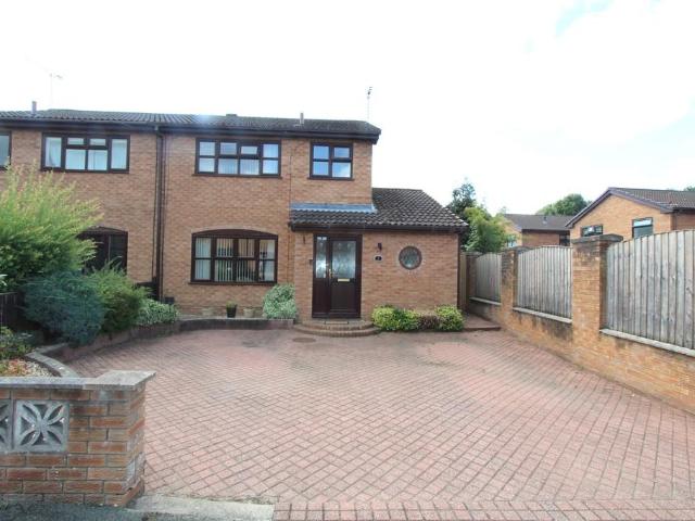 3 bedroom semi detached house for sale