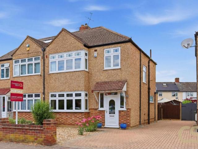 3 bedroom semi detached house for sale