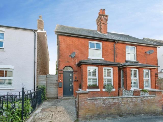 3 bedroom semi detached house for sale